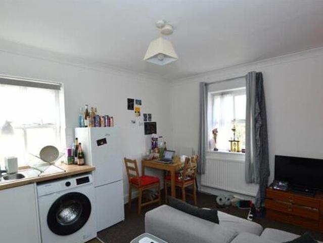 2 Bedroom Apartment For Rent In London
