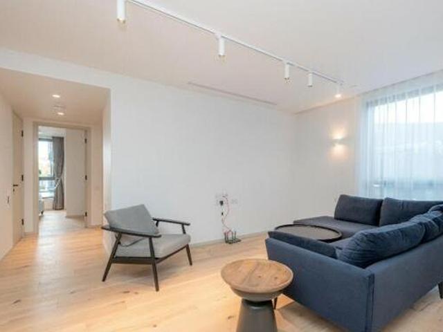 2 Bedroom Apartment For Rent In London