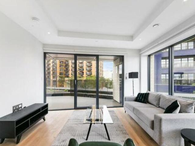 2 Bedroom Apartment For Rent In London City Island, London