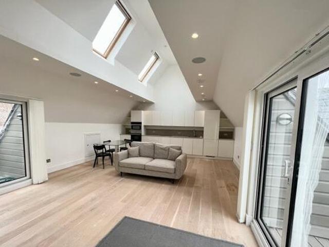 2 Bedroom Apartment For Rent In London, Greater London
