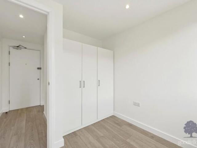 2 bedroom apartment for rent in London Road, North Cheam, Surrey, SM3