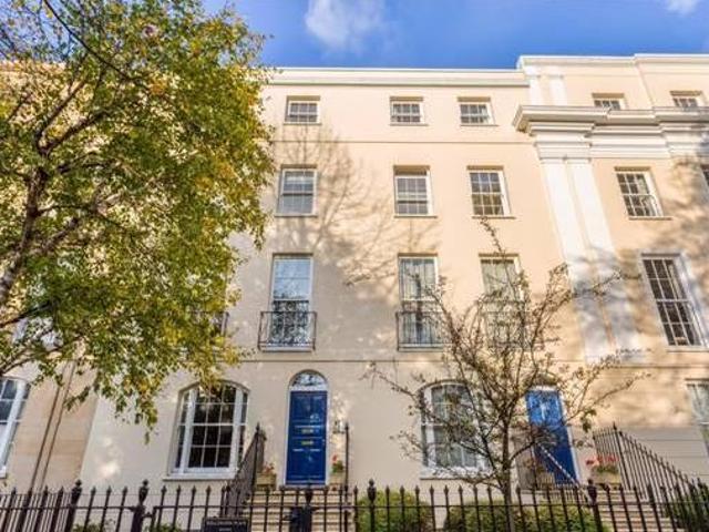 2 bedroom apartment for rent in London Road Cheltenham GL52