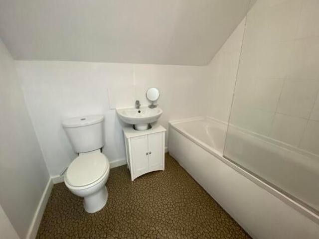 2 bedroom apartment for rent in London Road, Teynham, ME9