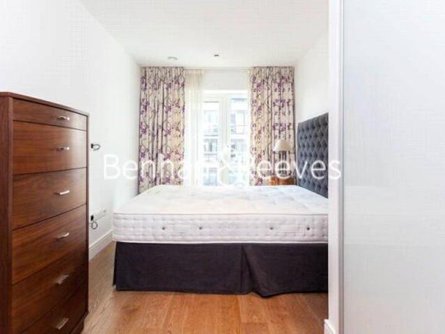 2 bedroom apartment for rent in Longfield Avenue, London, W5