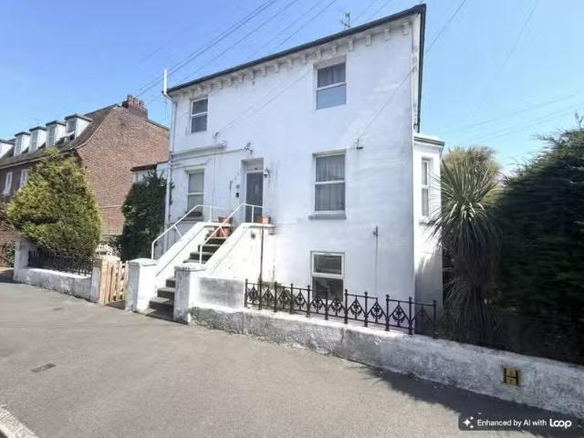 2 bedroom apartment for rent in Longstone Road, Eastbourne, BN.