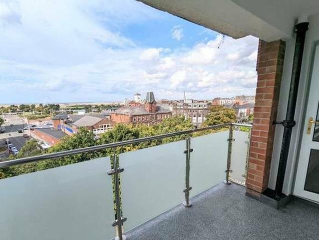 2 bedroom apartment for rent in Lord Street Southport Merseyside PR8