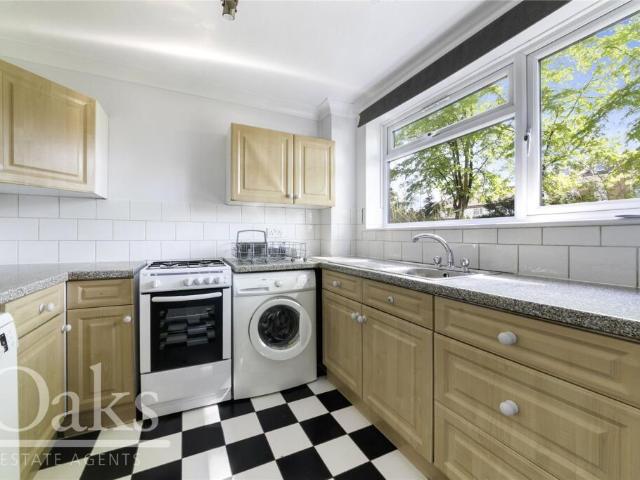 2 bedroom apartment for rent in Lower Addiscombe Road, Addiscombe, CR0