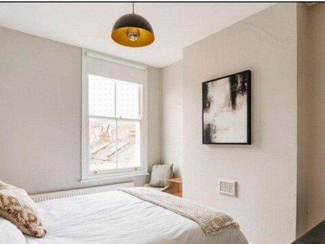 2 bedroom apartment for rent in Lower Clapton Road, London, E5