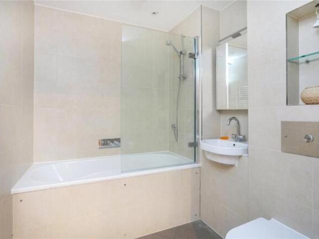2 bedroom apartment for rent in Lough Road, London, N7