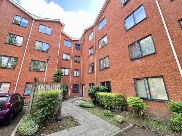 2 bedroom apartment for rent in Loxford Street, Hulme, Manchester, M15