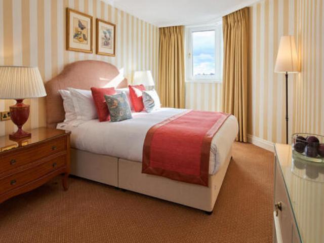 2 bedroom apartment for rent in Palace Gate, London, W8