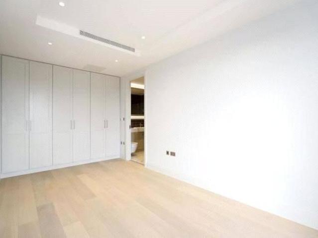 2 bedroom apartment for rent in Palladian Gardens, London, W4