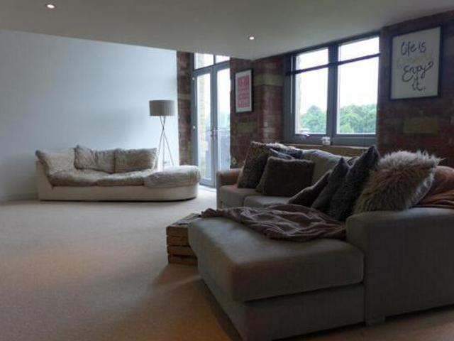 2 Bedroom Apartment For Rent In Park Road, Elland