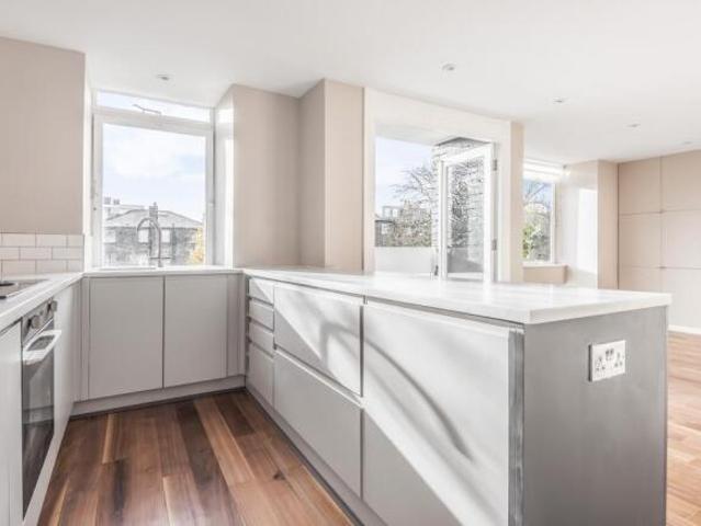 2 bedroom apartment for rent in Park Road, Richmond, TW10