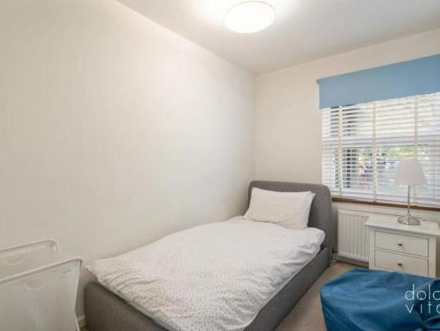 2 bedroom apartment for rent in Paveley Drive, London, SW11