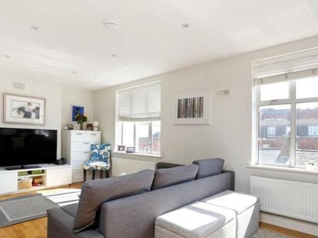 2 bedroom apartment for rent in Peascod Street Windsor SL4