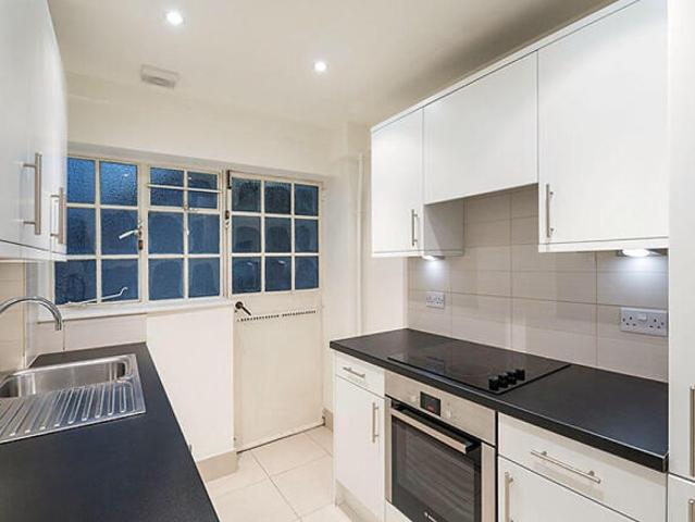 2 bedroom apartment for rent in Pelham Court, Fulham Road, Chelsea, London SW3
