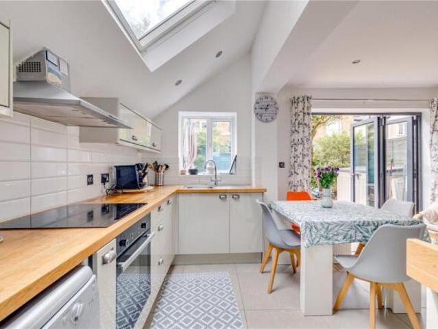 2 bedroom apartment for rent in Petley Road, London, W6