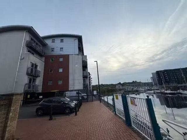 2 bedroom apartment for rent in Pierhead View, Penarth, South.