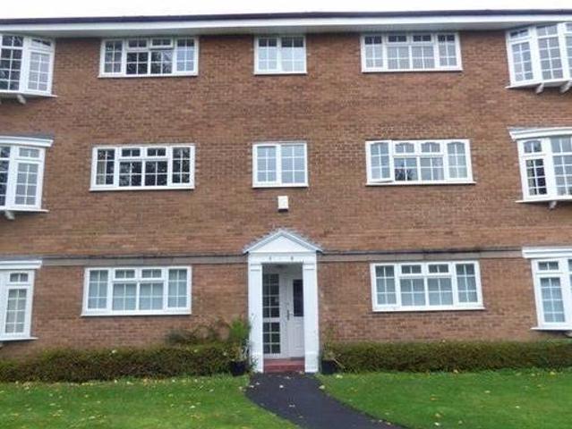 2 bedroom apartment for rent in Pinewood Court Sale Cheshire M33 2EN M33