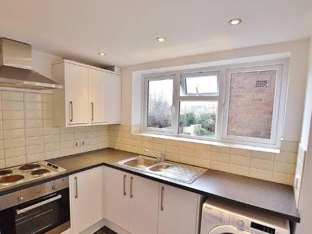 2 bedroom apartment for rent in Pine Court Leamington spa CV32