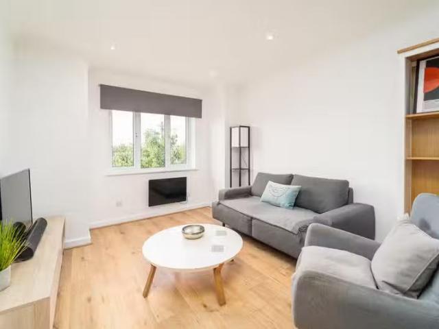 2 bedroom apartment for rent in Pippin Court, Barnet, London.