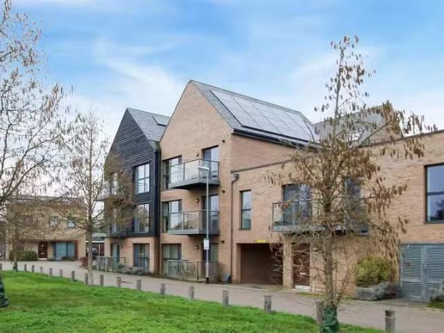 2 bedroom apartment for rent in Pitman House, Vicarage Way, Tr.