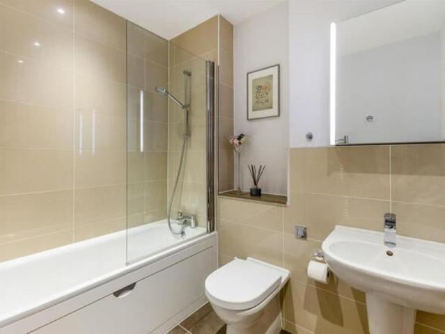 2 bedroom apartment for rent in Pittville Crescent, Cheltenham GL52 2QZ, GL52