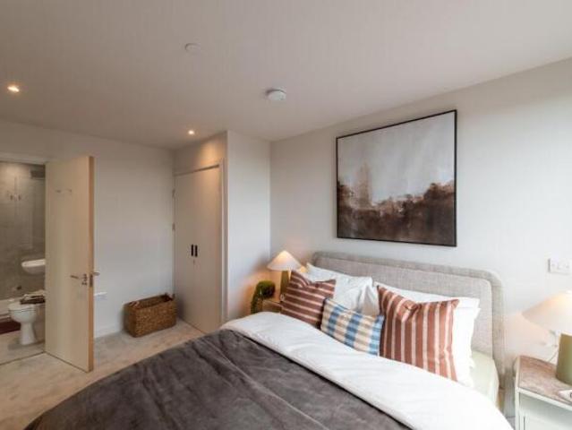 2 bedroom apartment for rent in Podium, Manchester, M16