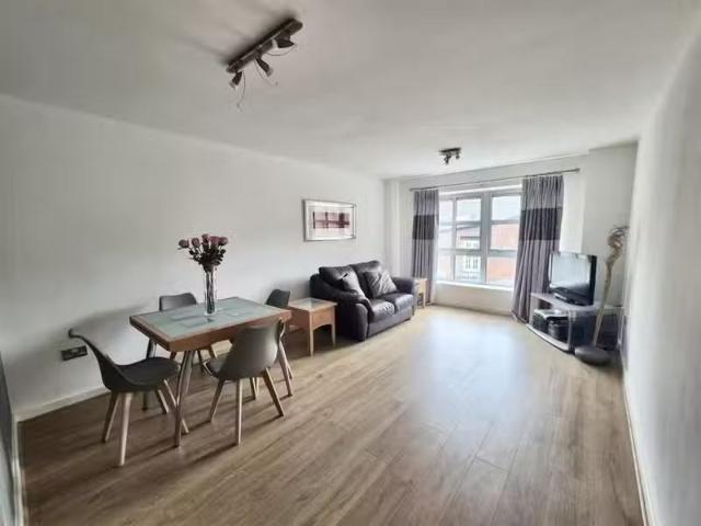 2 bedroom apartment for rent in Point 3, 43 George Street, Bir.