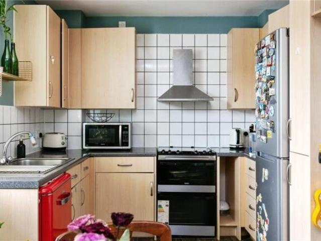 2 bedroom apartment for rent in Ponsford Street, London, E9