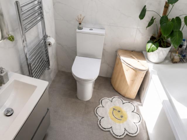 2 bedroom apartment for rent in Porcupine Close, London, SE9