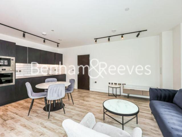 2 bedroom apartment for rent in Portal Way, Acton, W3