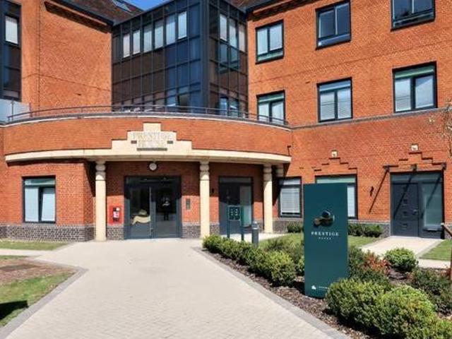 2 bedroom apartment for rent in Prestige House High Street Egham TW20