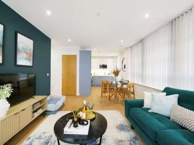 2 bedroom apartment for rent in Printers Place, B5