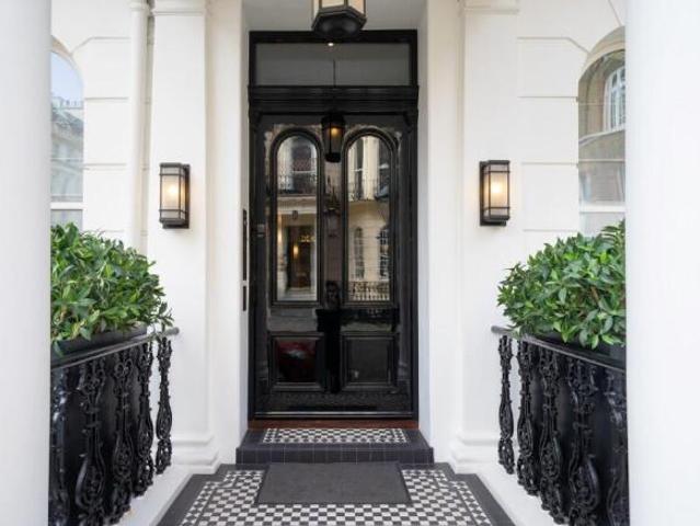 2 bedroom apartment for rent in Prince Of Wales Terrace, London, W8