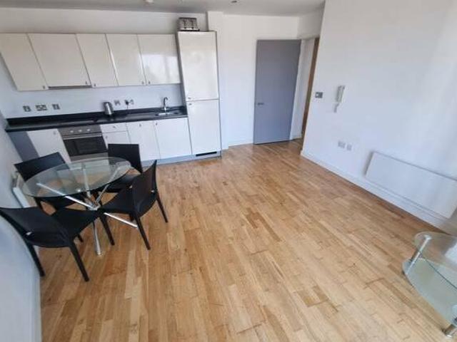 2 bedroom apartment for rent in Princes Parade LIVERPOOL L3