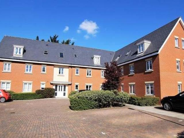 2 bedroom apartment for rent in Priory Chase Rayleigh SS6