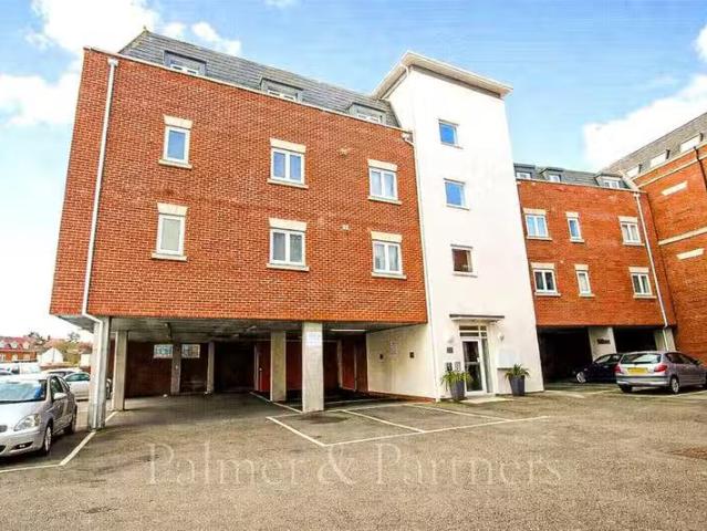 2 bedroom apartment for rent in Priory Court, Crouch Street, C.