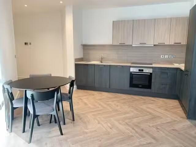2 bedroom apartment for rent in Priory House, B5