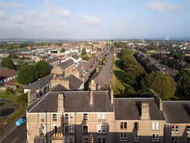 2 bedroom apartment for rent in Provost Road, Coldside, Dundee.