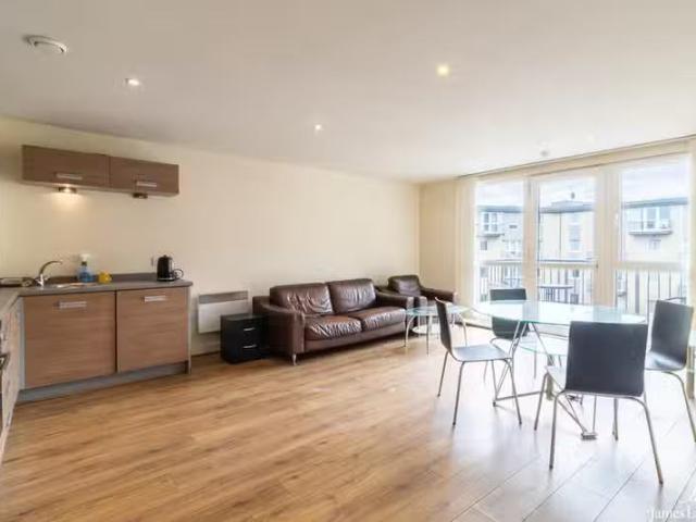 2 bedroom apartment for rent in Quartz Apartments, Hall Street.