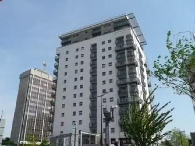 2 bedroom apartment for rent in Queen Street, Cardiff, CF10