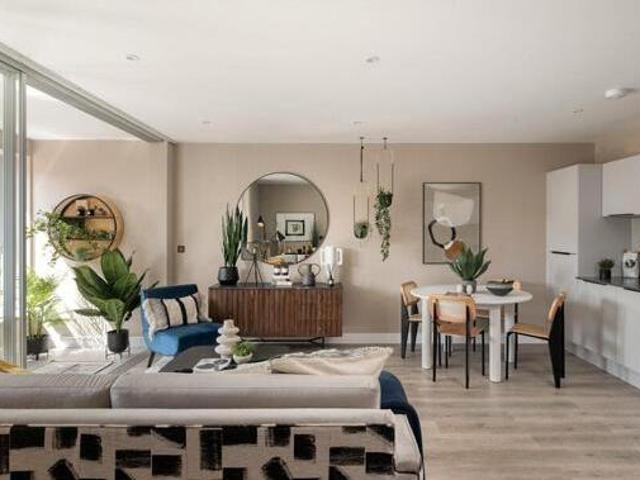 2 Bedroom Apartment For Rent In Queens Park, London