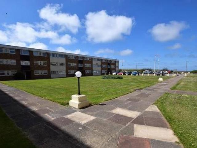 2 bedroom apartment for rent in Queens Promenade FY2