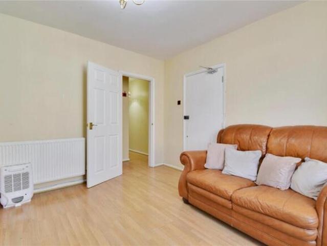 2 bedroom apartment for rent in Queens Road, Watford, Hertfordshire, WD17