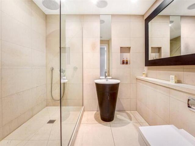 2 bedroom apartment for rent in Queenstown Road, London, SW11