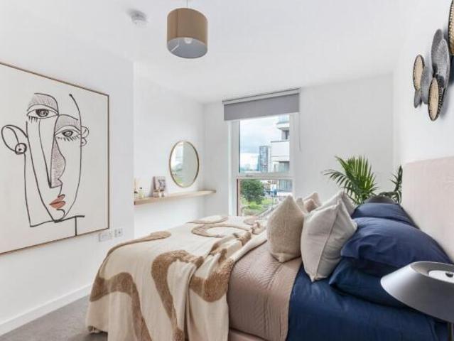 2 bedroom apartment for rent in Quest House, Escapade Place, London, E14