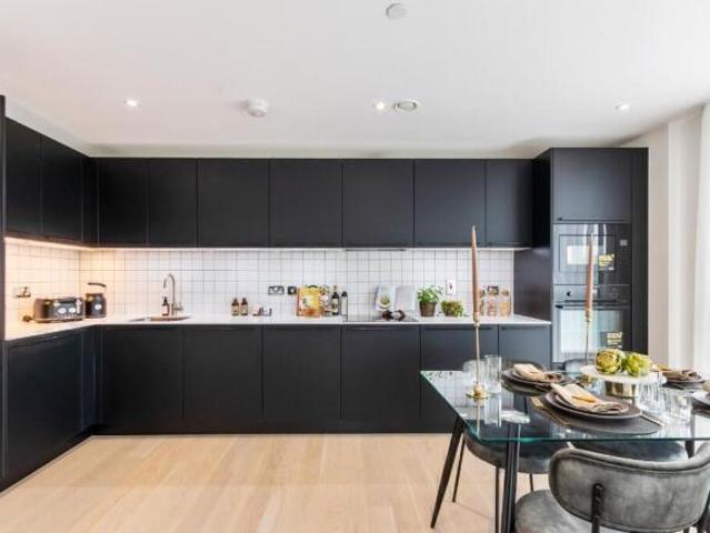 2 bedroom apartment for rent in Quest House, Escapade Place, London, E14