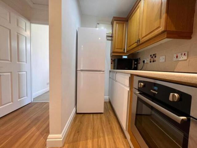 2 bedroom apartment for rent in Quicks Road, SW19